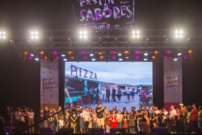 Una multitud disfrutó del Festín de Sabores que se consagró como la ...