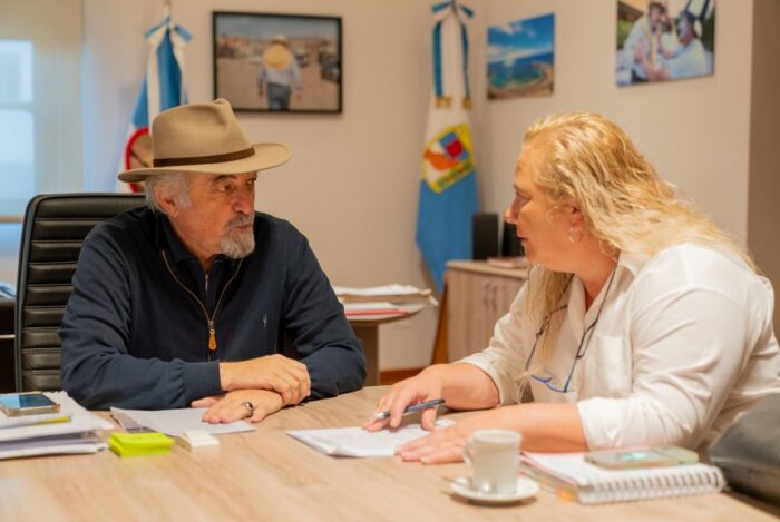 Othar se reunió con la Directora General de Escuelas, para acelerar los ...